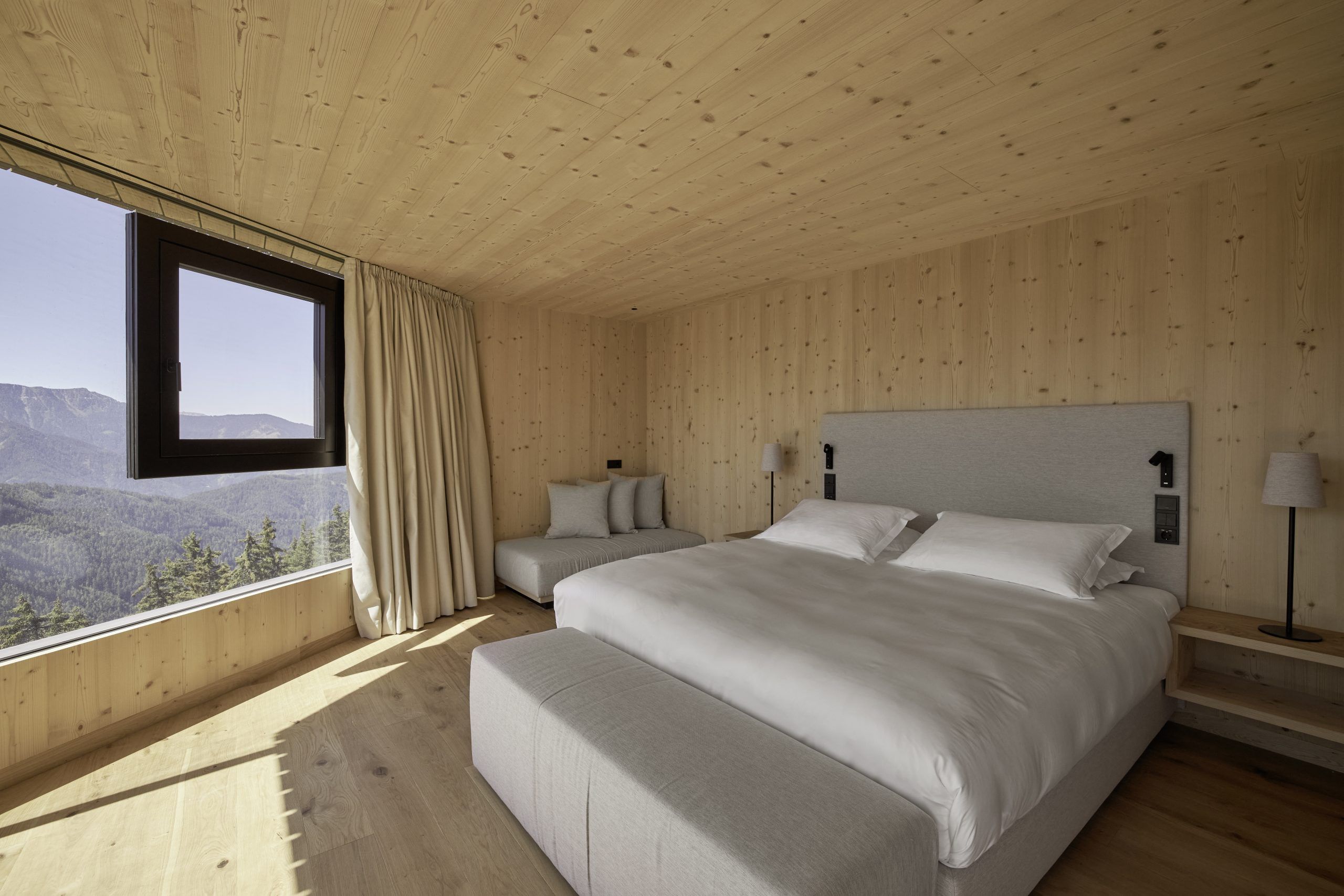 Wellnesshotel FORESTIS Dolomites: luxuriöses Hotel in Brixen, Dolomiten